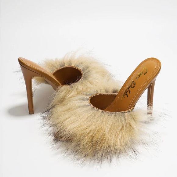 Cape Robbin | Shoes | Olivia Faux Fur Heel | Poshmark